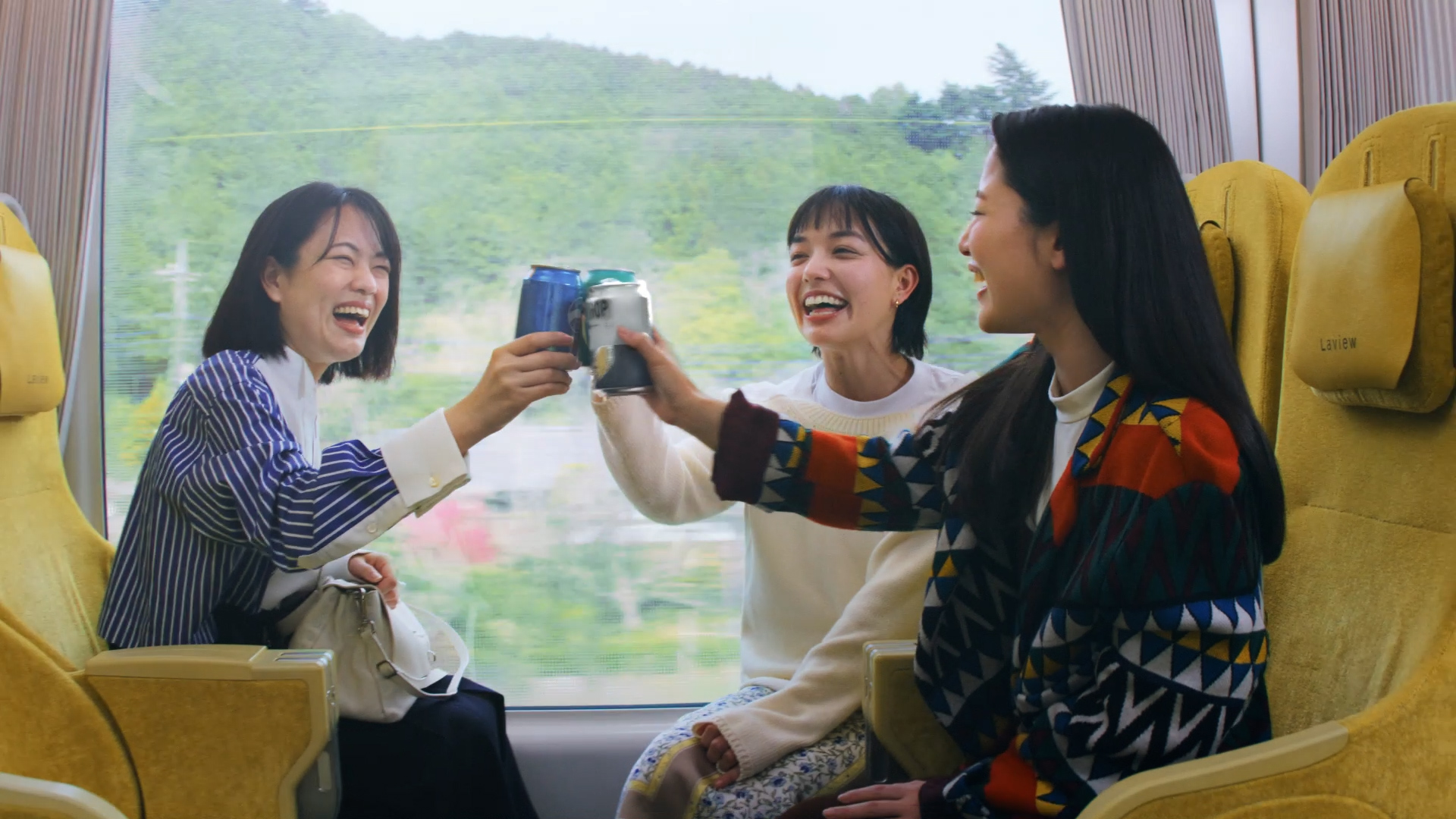 西武鉄道「さ、ラビュんしよっ」 | WhiteCo